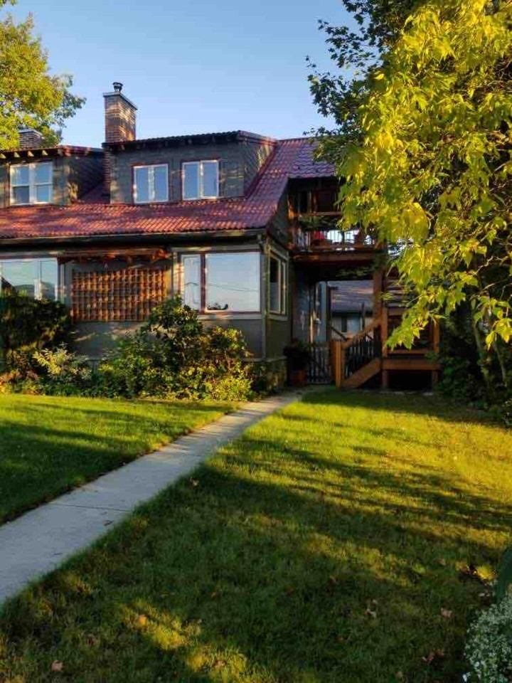 Top Floor Lakeview Suite - Salmon Arm