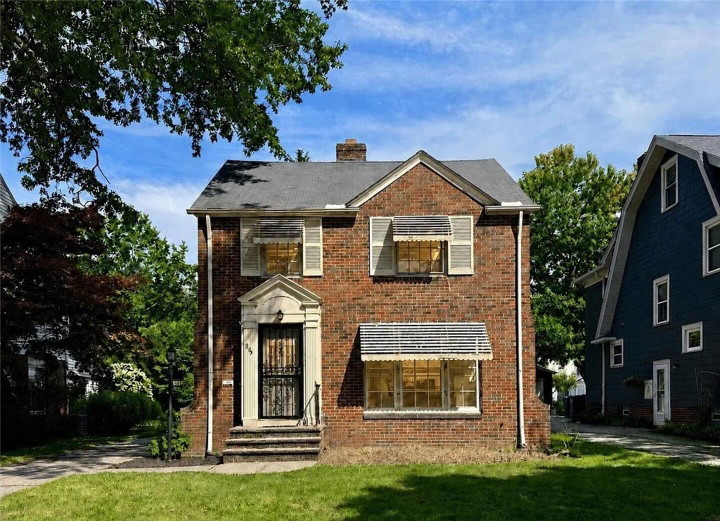 Brick Home Near Cleveland Clinic - Willoughby, OH