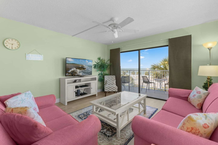 La Coquina 306: Beachside Comfort - 2bd/2ba - Madeira Beach, FL