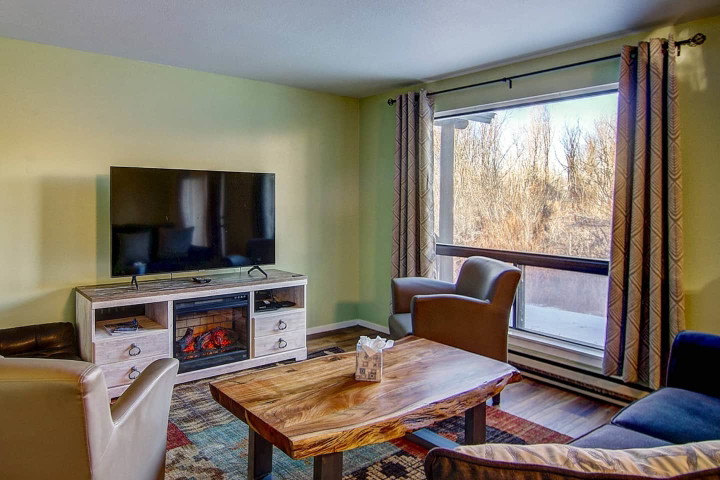 Dog-friendly W/mtn View+steps To Free Mtn/town Bus Stop-w/d In Unit-private Grill/deck-on Core Trail - Steamboat Springs