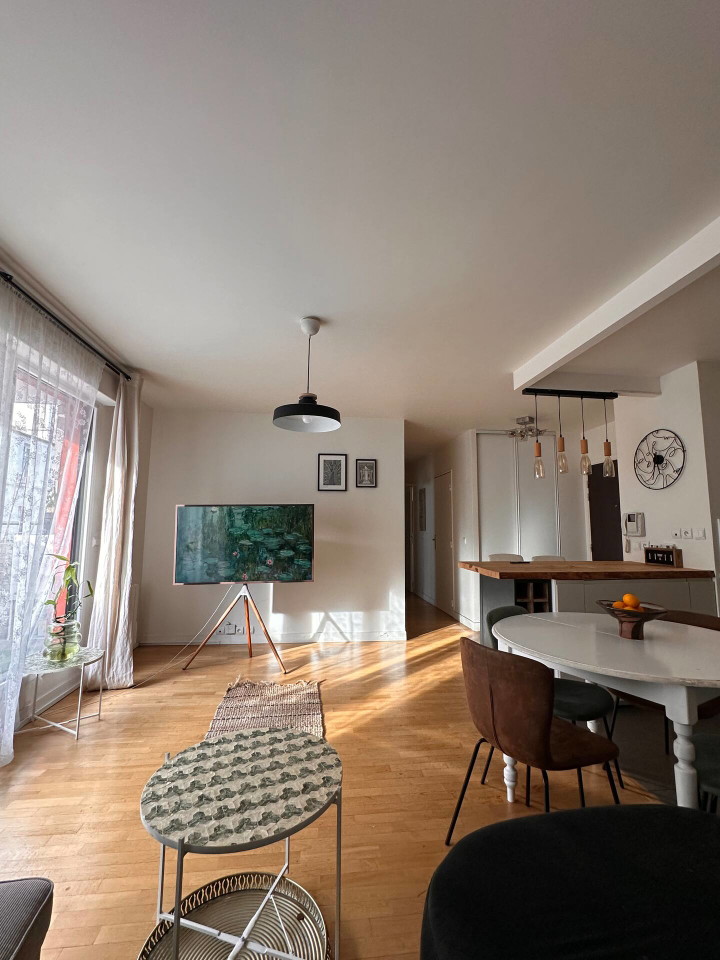 Two Bedroom Apartment With Balcony - Paryż