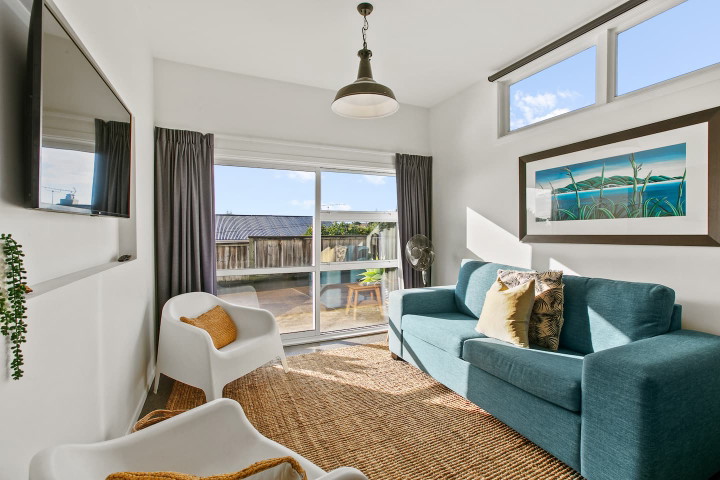 Escape On St Aubyn Short Term Availability - New Plymouth