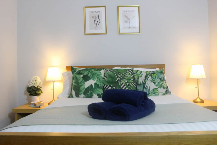 New 2 Bedroom En-suite Flat Ashford Near Heathrow - Staines-upon-Thames