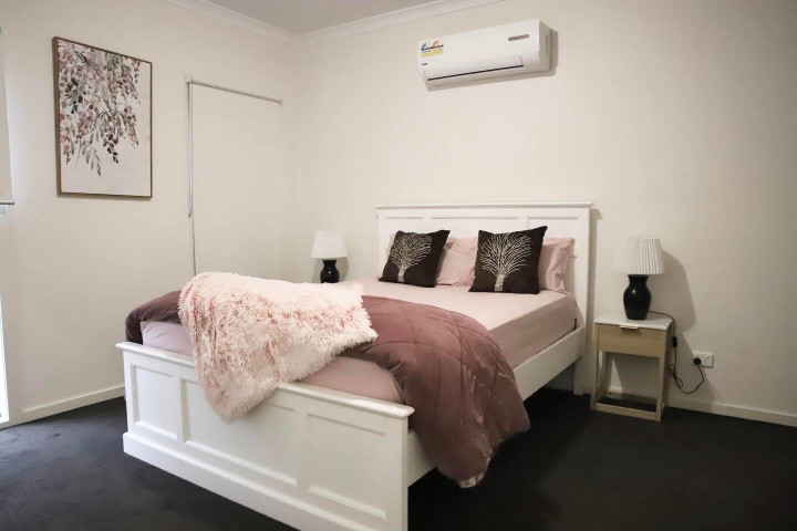 8 Bed Hill View Superior Villa - Bacchus Marsh