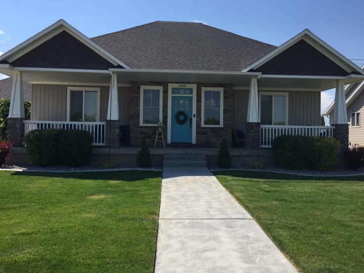 Beautiful Idaho Falls Home! 2kings! Fenced Yard! - Idaho Falls, ID