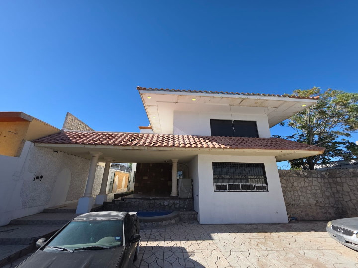 Casa Completa Con Alberca - Ciudad Juárez