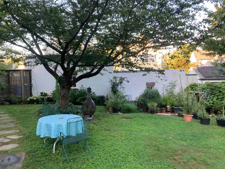 Rosehill Gardens Of Crestwood, Washington, Dc - Bethesda, MD