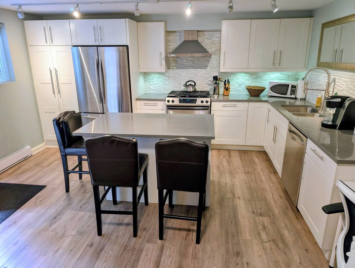 Quiet Suite | Private Entrance | Great Location - Langley