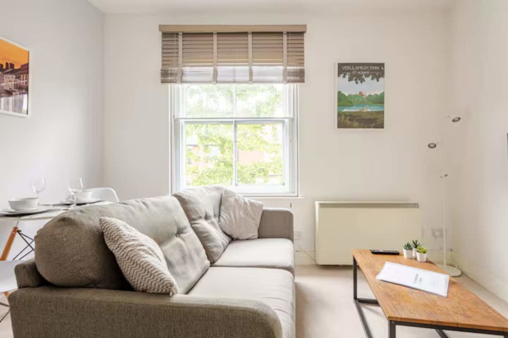 Entire 1 Bed Central Flat - St Albans - St Albans