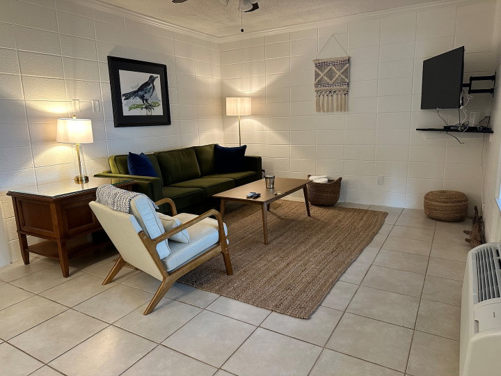Coastal Charm | Walk To The Beach | Sand & Sea Inn - Biloxi, MS