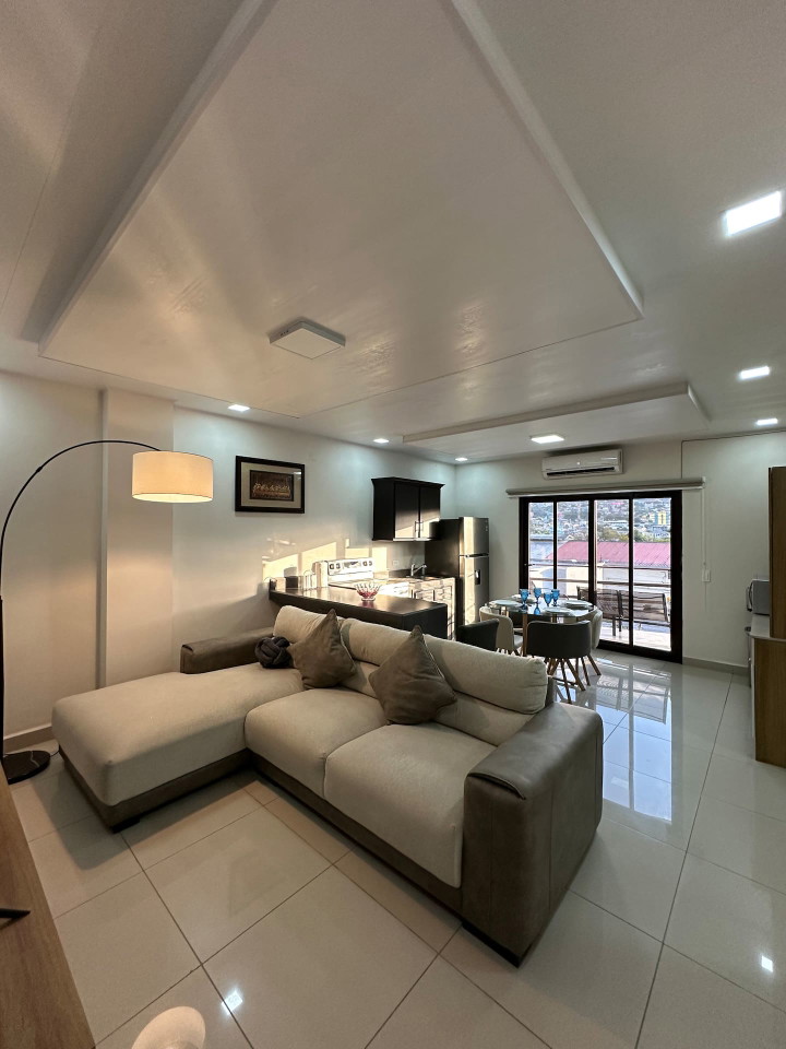 Moderno Condominio 3a,balcón, King Bed, Wifi Y A/c - Santa Rosa de Copán