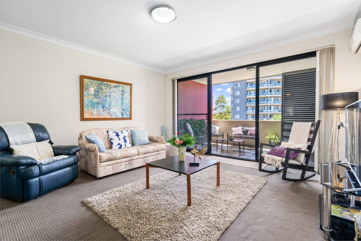 Top Floor Near Hospital, View To Parramatta Cbd - Blacktown