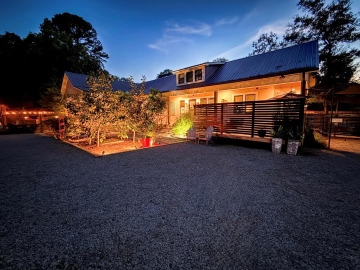 Gated Garden Cottage · King Bed · Walk To Downtown - Fairhope, AL