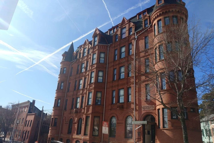 Hotel Brexton | King Room | Free Breakfast - Baltimore, MD