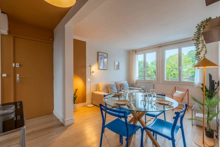 Two Bedroom Apartment Close To Shops & Tram - Croix