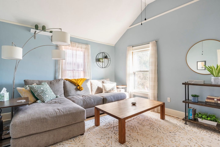 Lovely 2-bedroom Unit In Downtown Ithaca - Ithaca, NY