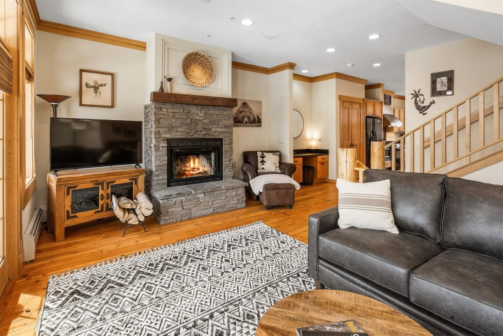 Lodge-style Condo In The Heart Of Big Sky - Big Sky, MT