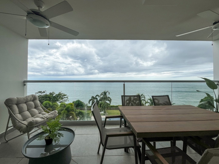 New Oceanfront Three-bedroom Condo - Panama
