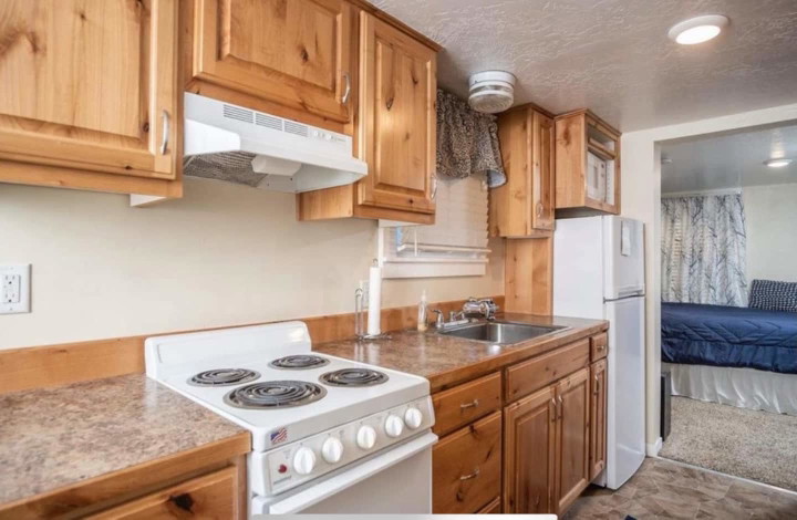 Cheerful Studio Near Isu, Super Tiny Cleaning Fee! - Pocatello, ID