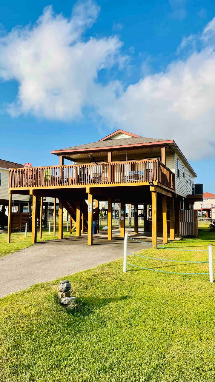 Homelike Beach House - Surfside Beach, TX