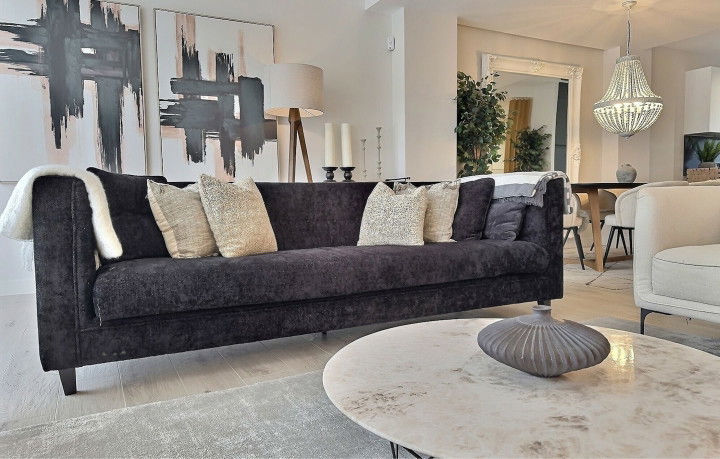 Luxury Living In This 3-bedroom Townhouse - San Roque