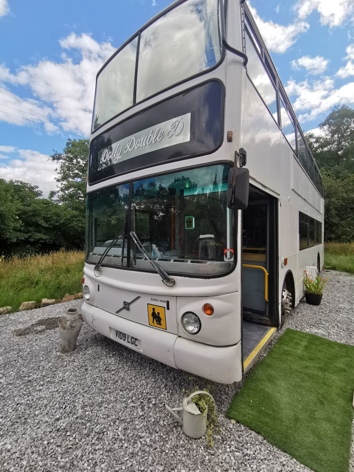 Dolly Double D Hosted By Leanna In Brecon Beacons - South Wales