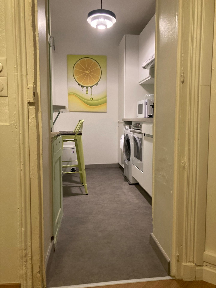 Nice And Convenient Apartment. - メリュ