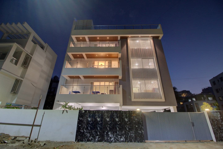 9 Bedroom Villa With Garden 
22 Bed In 9 Bedroom - Pune