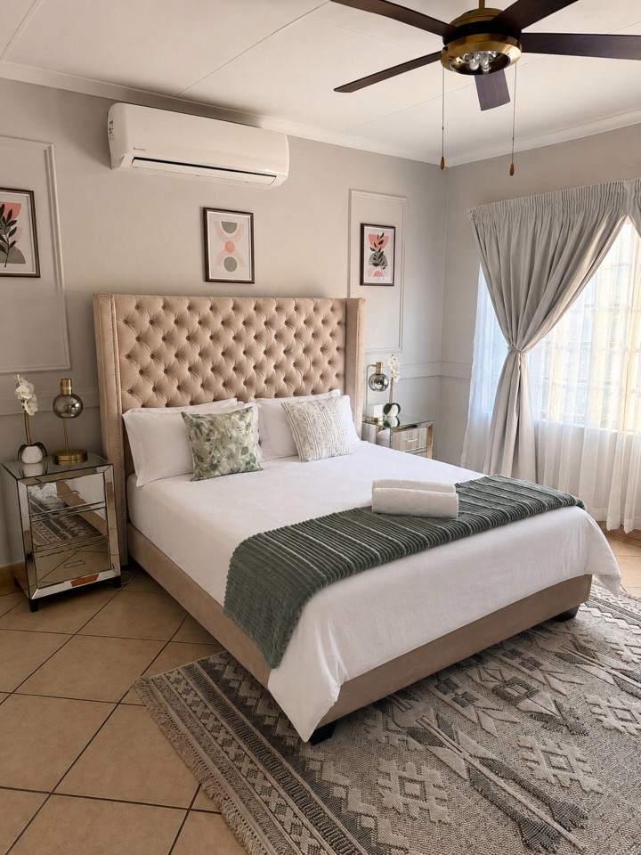 Brytelight Hideaway-relaxing Poolside Stay - Rustenburg