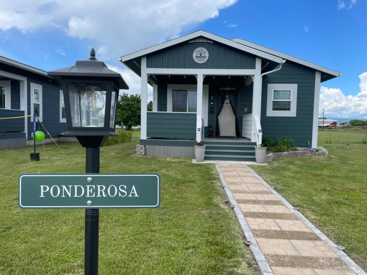 The Ponderosa. Private, Cozy, Centrally Located - Kalispell, MT
