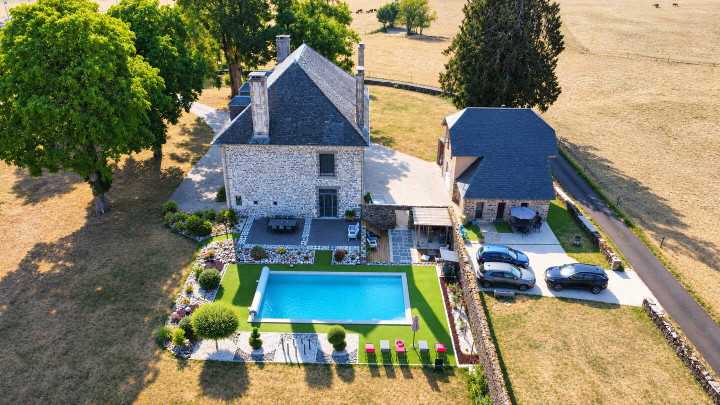 Le Gîte De Lachaux (Cantal) - Cantal