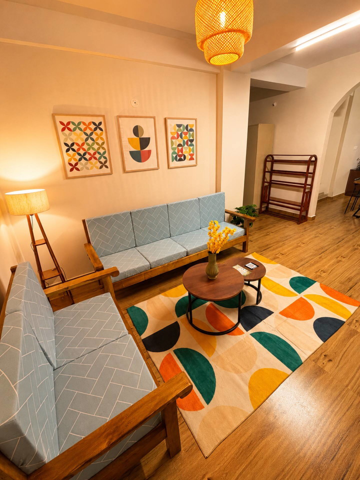 2bhk Home Near Police Bazar | Kitchen Hall Balcony - シロン