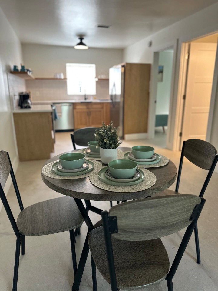 Beach Getaway For 4, 1bd 1ba, Walk To Beach - Crescent Beach