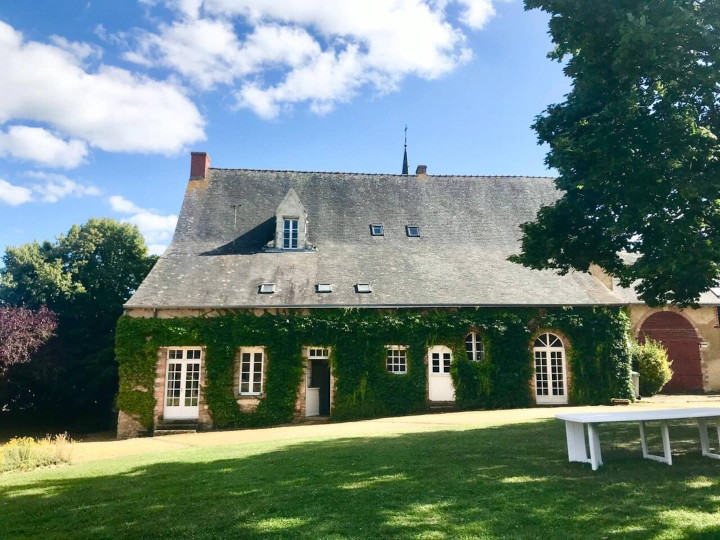 Grand Gîte Parcé-sur-sarthe (30 Lits)- 2h15 Paris - Sarthe