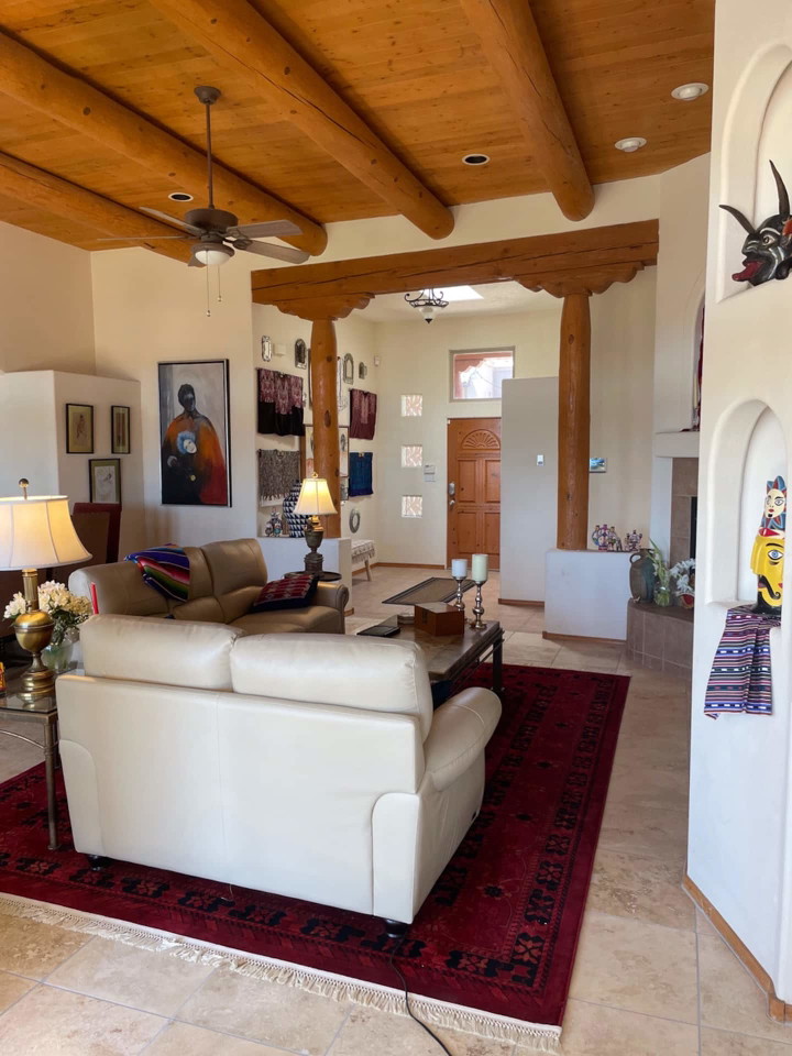 Stunning Bright New Mexican Villa Mountain Views - Rio Rancho, NM