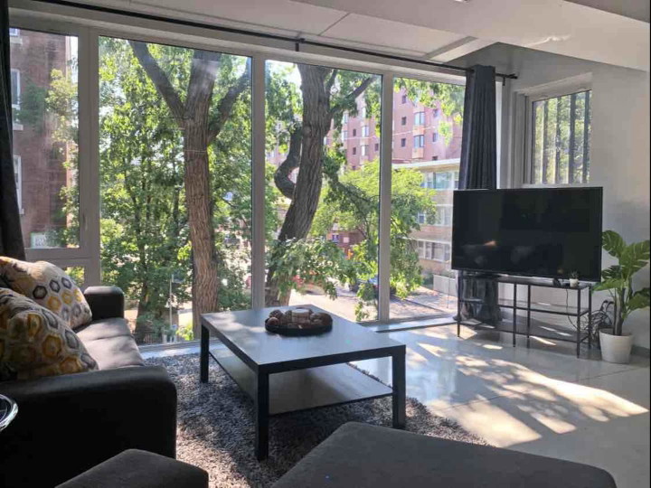 New! Modern 1500sf 2br 2.5ba Condo-osborne Village - Winnipeg