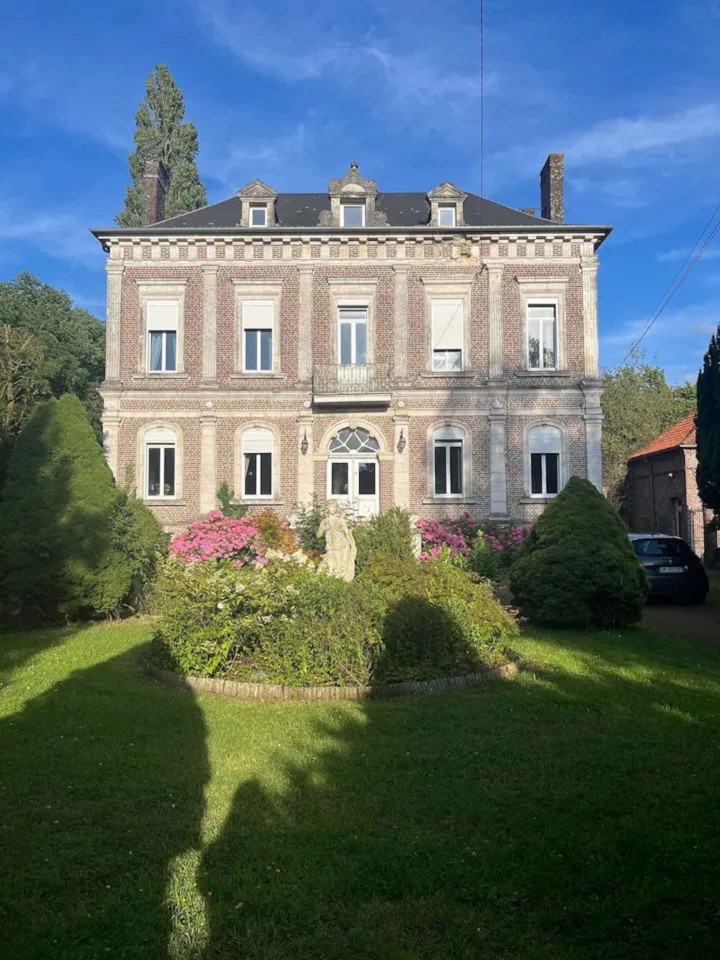 Une Maison De Famille Aux Airs De Château - Somme