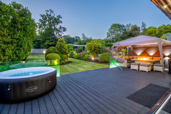 Luxury 4-bed | All En-suite | Hot Tub & Pool Table - Watford