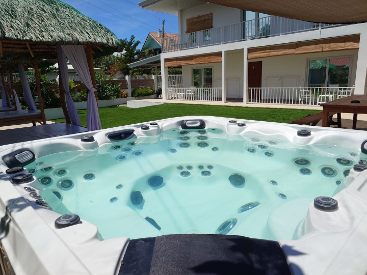 The White House- Your Personal Paradise - Badian