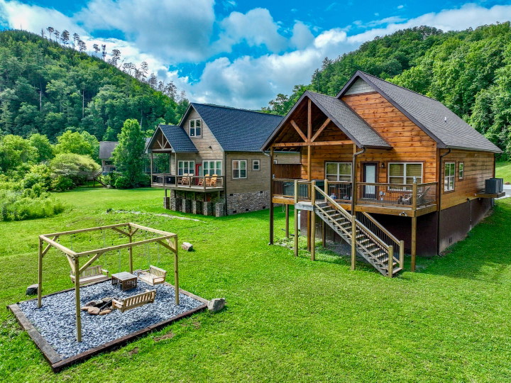 New! Smors By The River Hottub Airhockey Easy Road View - Tennessee