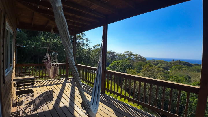 Panoramic Ocean View Hilltop Walk To The Beach - Honduras