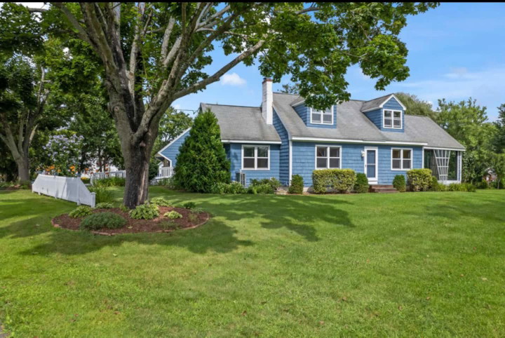 Stunning York Beach Home Steps From York Harbor - Kittery, ME
