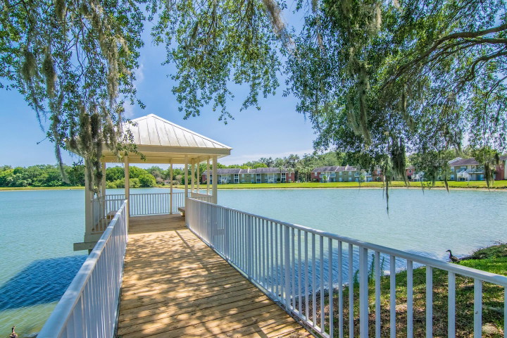 Lake Front - 1 Bedroom W/ A Den 1 Bath - 里弗維尤