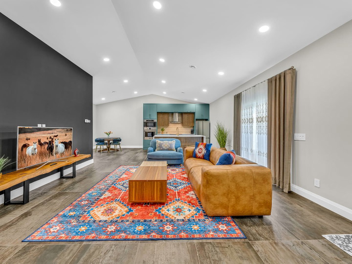 Modern Luxury Home - Close To New Windsor Hospital - Windsor, ON, Canada