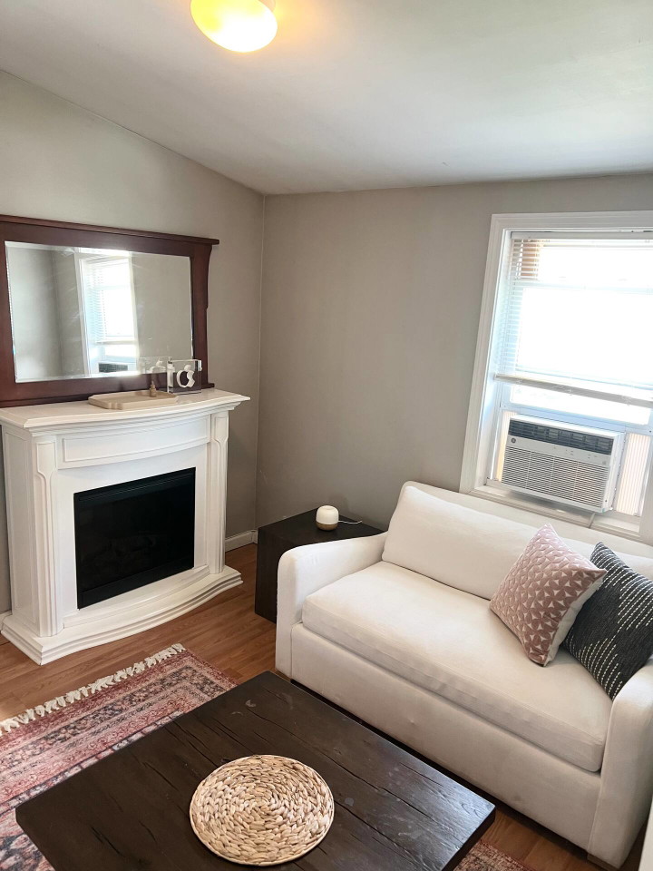 Entire Apt - Quiet 1 Bed  - Parking - Stamford, CT