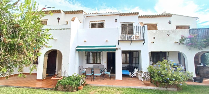 Townhouse With A Pool - Dénia