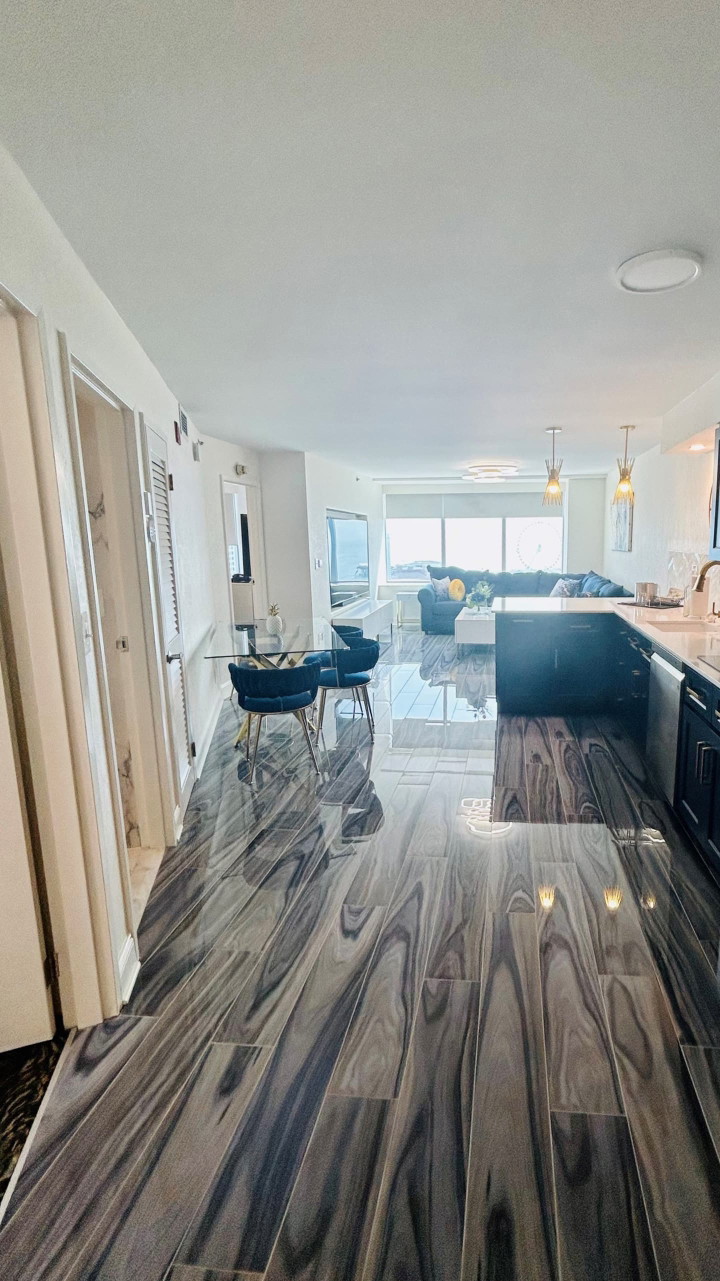 2 Bedroom Ocean Front Condo W/ Pool & Free Parking - Atlantic City, NJ