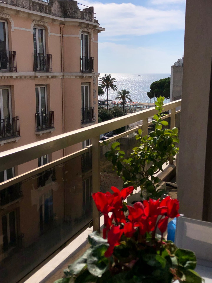 Appart Rénové Vue Partielle Mer, Parking - Antibes