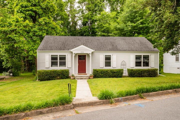 Cheerful Cottage - Charlottesville, VA