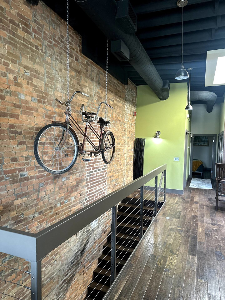 Urban Wheelhouse Loft Downtown Springfield - Springfield, MO